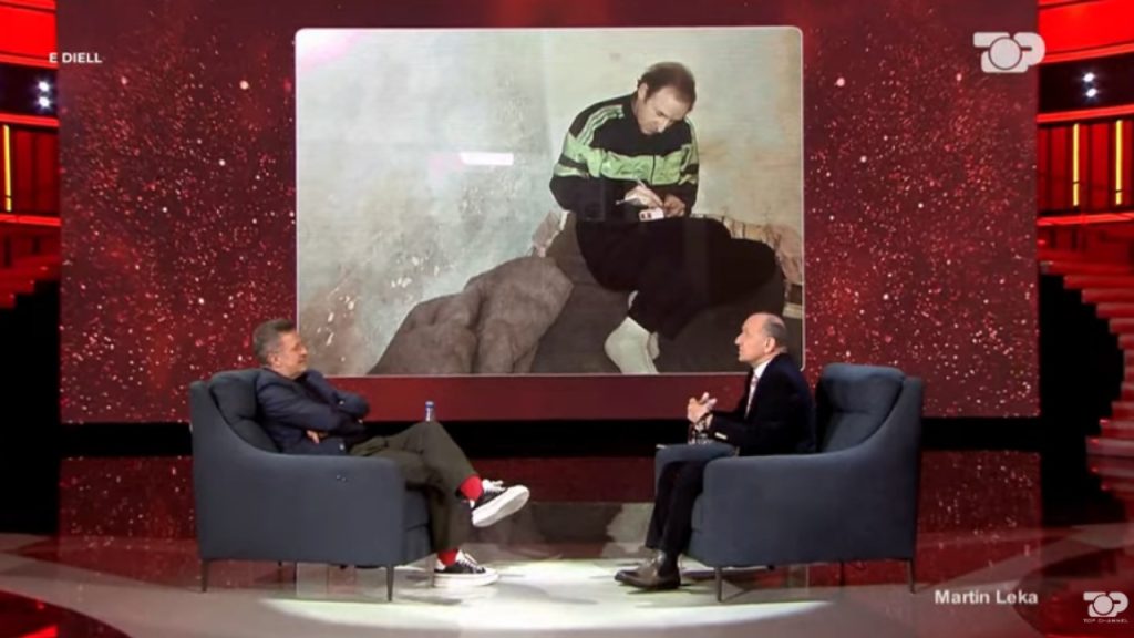 “Çokollatën e hëngra unë, po të dërgojë të puthurat e Anilës ...